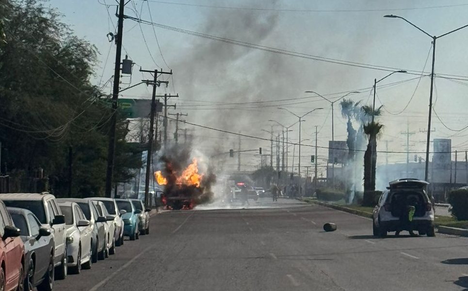 Incendio en vehículo repartidor de gas provoca explosión de tanques ...